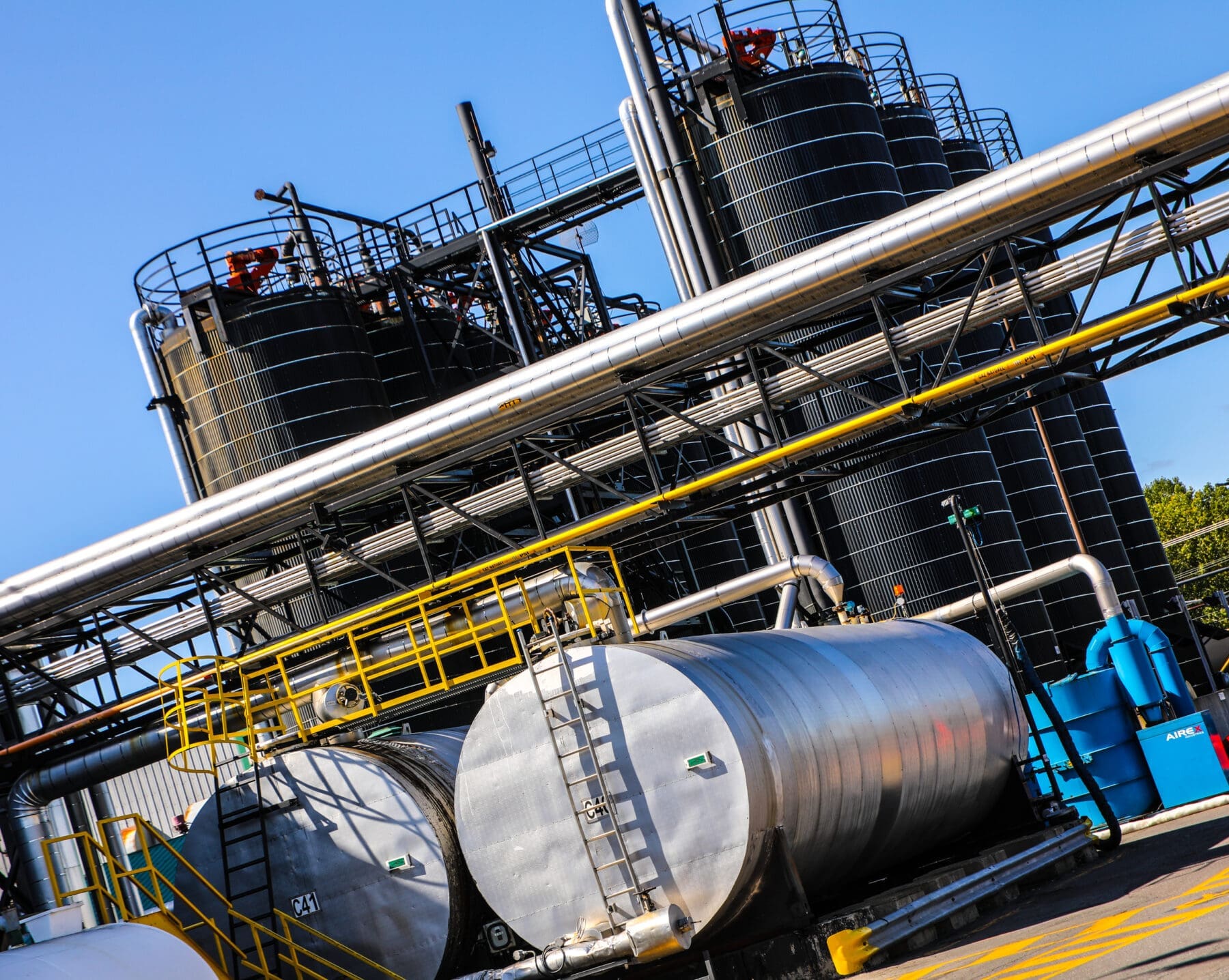 Liquid Asphalt: From Road Applications to Industrial Requirements ...